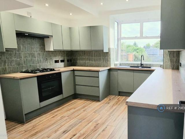 West Park Avenue, Preston, PR2 3 bed terraced house to rent £1,395 pcm £322 pw