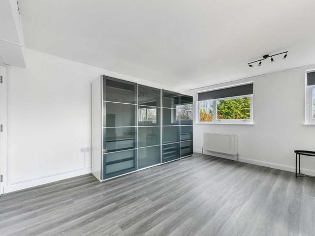 West Park, Ealing Broadway Studio to rent £1,475 pcm £340 pw
