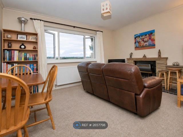 West Park, Leeds LS16, 2 bed flat to rent, £800 pcm | PrimeLocation