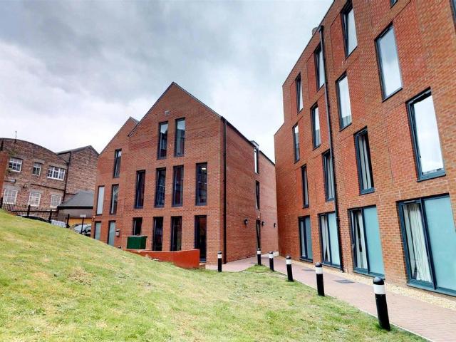 West Park Place, Edinburgh EH11 Studio to rent £1,148 pcm £265 pw