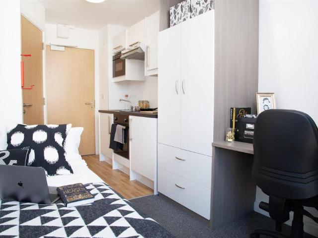 West Park Place, Edinburgh EH11 Studio to rent £1,148 pcm £265 pw