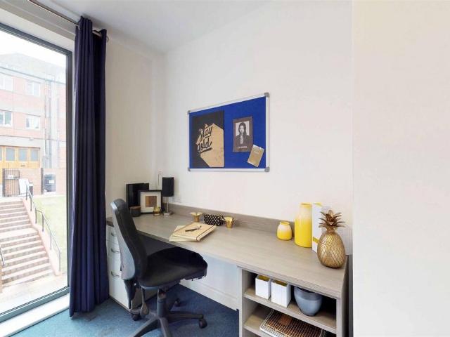 West Park Place, Edinburgh EH11 Studio to rent £1,278 pcm £295 pw