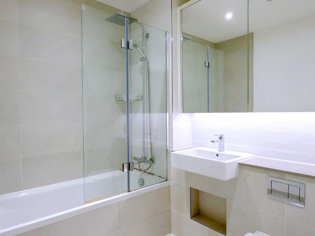 West Parkside, Greenwich SE10, 3 bed flat to rent, £2,950 pcm | PrimeLocation