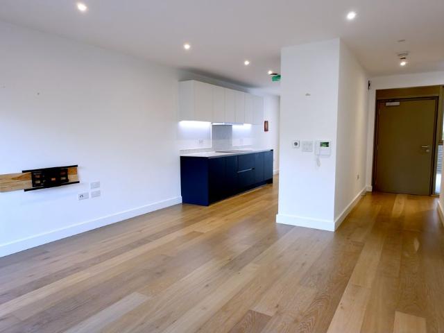 West Parkside, Greenwich SE10, 3 bed flat to rent, £2,950 pcm | PrimeLocation