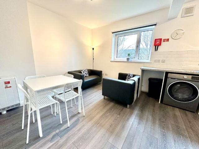 West Pilton Gardens, Pilton, Edinburgh, EH4 4EF