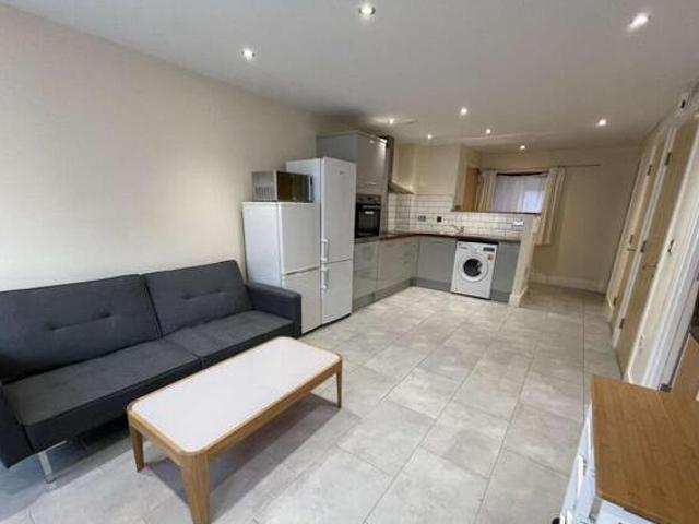 West Point, Trippet Lane, 2 Bedroom Apartment
