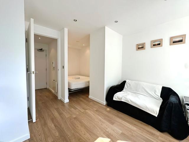 West Point, Wellington Street, Leeds, West Yorkshire LS1, 1 bed flat to rent, £695 pcm | PrimeLocation