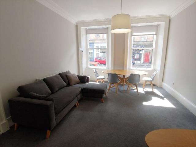 West Preston Street, Edinburgh. 4 bed flat to rent £3,000 pcm £692 pw