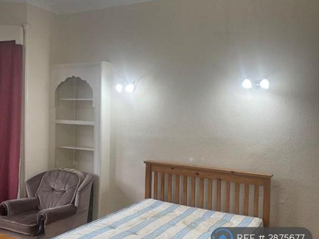 West Princes St, Glasgow, G4 4 bed flat to rent £2,880 pcm £665 pw