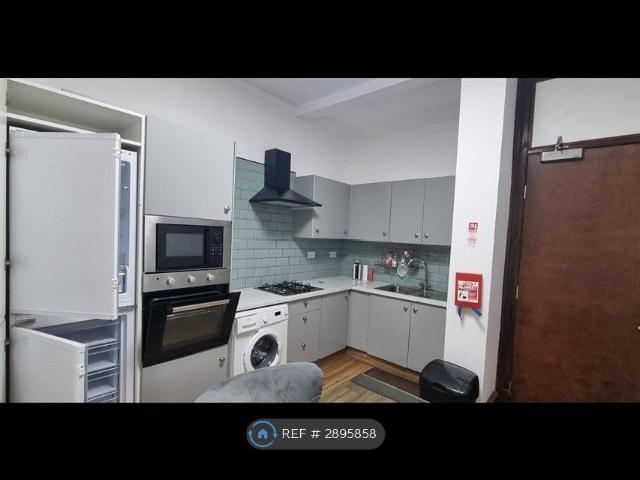 West Princes St, Glasgow G4, 3 bed flat to rent, £2,200 pcm | PrimeLocation