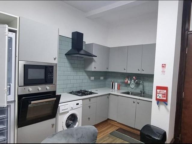West Princes St, Glasgow, G4 3 bed flat to rent £2,200 pcm £508 pw
