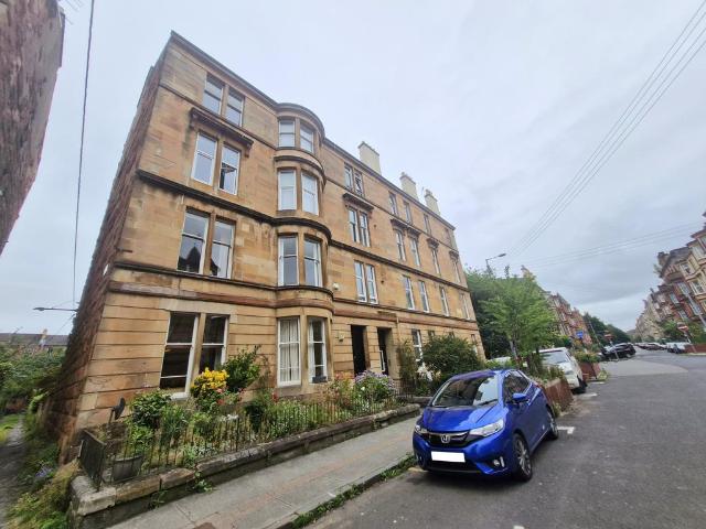 West Princes Street, Glasgow, G4 2 bed flat to rent £1,650 pcm £381 pw