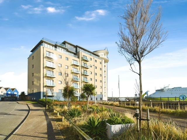 West Quay, Newhaven BN9, 2 bed flat to rent, £1,500 pcm | PrimeLocation