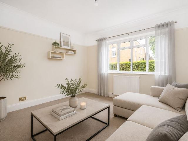 West Road, London SW4, 3 bed flat to rent, £3,425 pcm | PrimeLocation