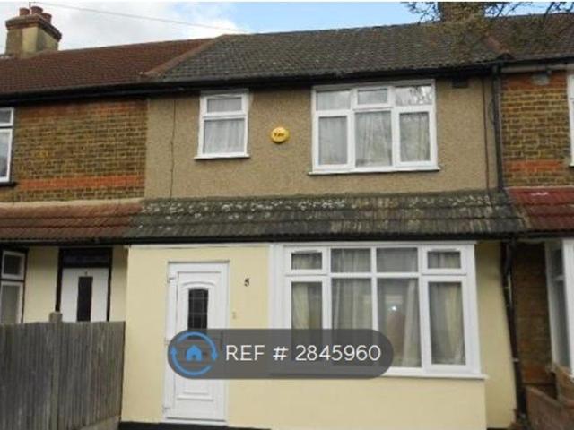 West Road, Romford RM7, 4 bed terraced house to rent, £2,250 pcm | PrimeLocation