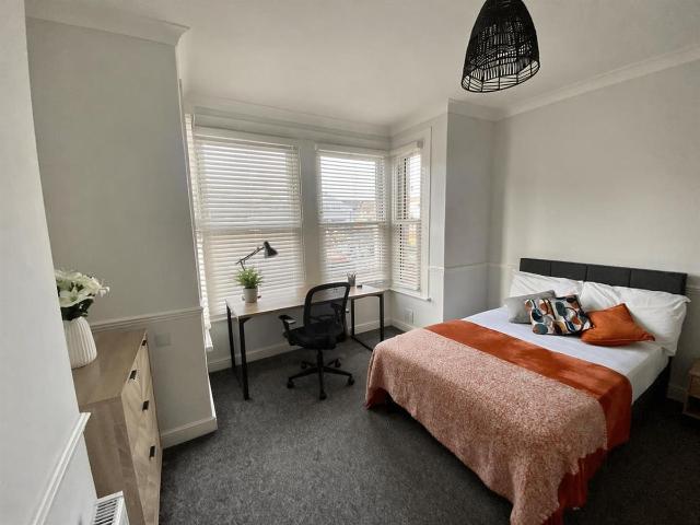 West Road, Westcliff On Sea SS0, Room to rent, £750 pcm | PrimeLocation