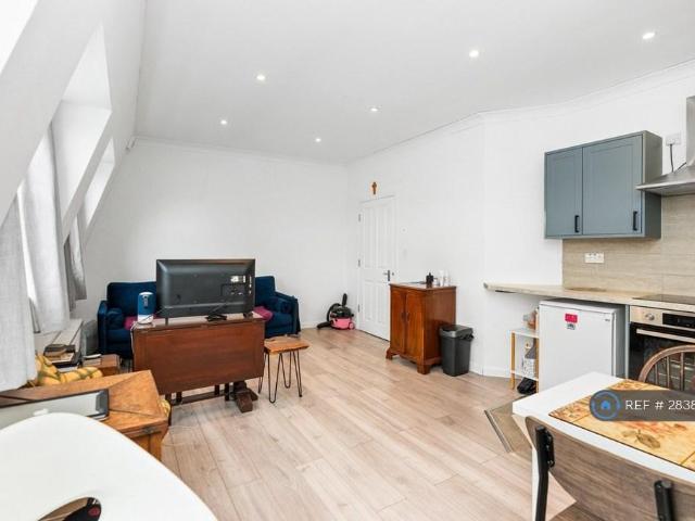West St, Brighton, BN1 1 bed flat to rent £1,650 pcm £381 pw