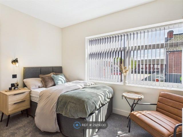 West St, Crewe CW1, Room to rent, £725 pcm | PrimeLocation