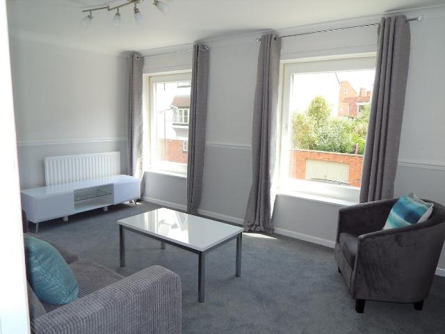 West St. Helen Street, Abingdon OX14, 2 bed maisonette to rent, £1,350 pcm | PrimeLocation