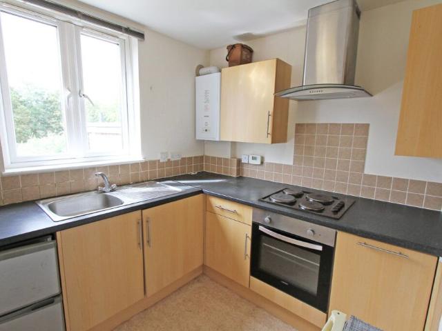West Street, Banbury, Oxon OX16, 2 bed maisonette to rent, £1,200 pcm | PrimeLocation