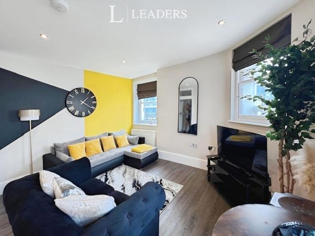 West Street, BN1 1 bed flat to rent £1,450 pcm £335 pw