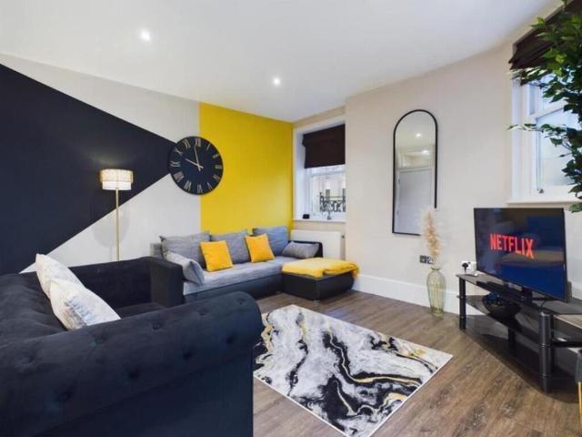 West Street, Brighton 1 bed flat to rent £1,450 pcm £335 pw