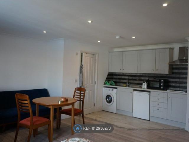 West Street, Brighton And Hove BN1, Studio to rent, £1,350 pcm | PrimeLocation