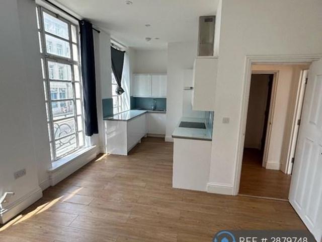 West Street, Brighton, BN1 1 bed flat to rent £1,375 pcm £317 pw
