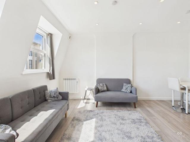 West Street, Brighton BN1, 1 bed flat to rent, £1,500 pcm | PrimeLocation