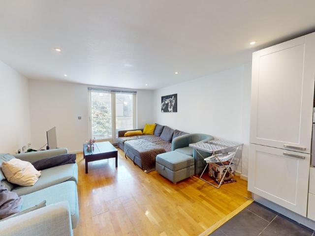 West Street, Brighton BN1, 2 bed flat to rent, £2,000 pcm | PrimeLocation