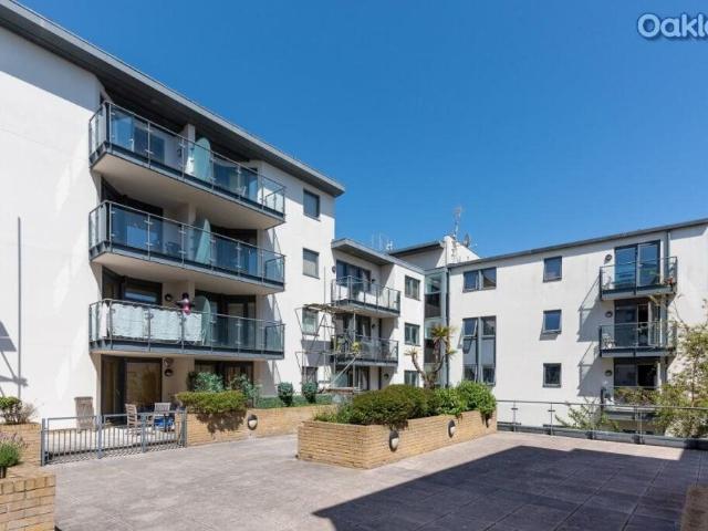 West Street, Brighton BN1, 2 bed flat to rent, £2,000 pcm | PrimeLocation