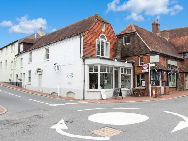 West Street, Ditchling, BN6 3 bed maisonette to rent £1,850 pcm £427 pw