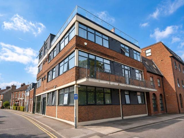 West Street, Dunstable LU6, 1 bed flat to rent, £1,100 pcm | PrimeLocation
