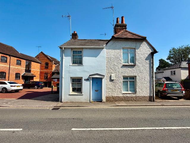 West Street, Farnham GU9, 2 bed terraced house to rent, £1,300 pcm | PrimeLocation