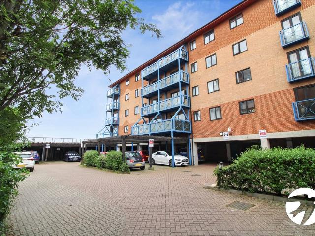 West Street, Gravesend, Kent DA11, 2 bed flat to rent, £1,250 pcm | PrimeLocation