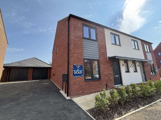 West Street NN5, 3 bed semi detached house to rent, £1,525 pcm | PrimeLocation