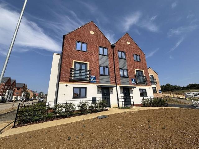 West Street NN5, 3 bed semi detached house to rent, £1,625 pcm | PrimeLocation
