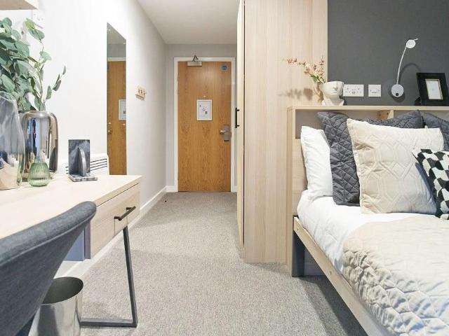 West Street, Sheffield S1, Room to rent, £563 pcm | PrimeLocation