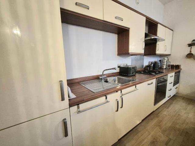 West Street, Sowerby Bridge HX6, 2 bed flat to rent, £800 pcm | PrimeLocation