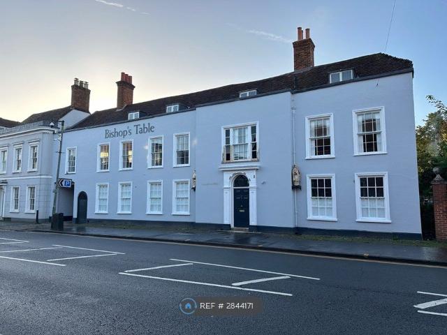 West Street, Surrey GU9, 2 bed flat to rent, £3,800 pcm | PrimeLocation