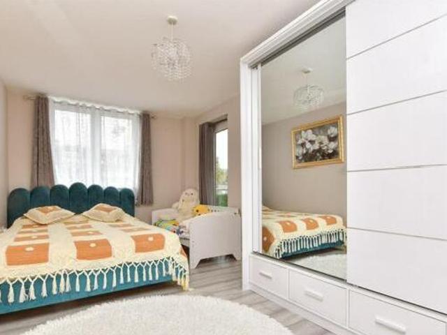 West Street, Sutton, 2 Bedroom Apartment