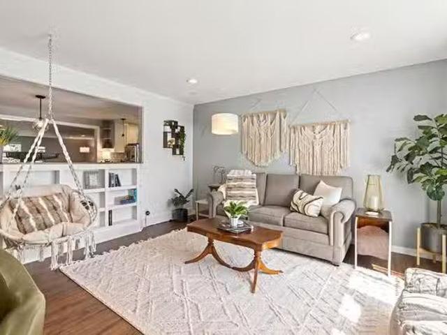 West Sunset Avenue