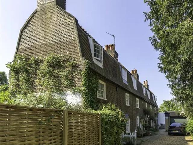 West Side Common, London, SW19 4UF, United Kingdom | 1 bed house for rent #166819279 | Rentberry