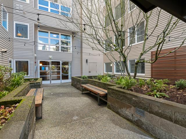 West Side Flats South 2 Bedroom Apartment for Rent at 3233 Sw Avalon Way, Seattle, WA 98126 North Delridge