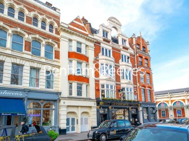 West Smithfield, London, EC1A 1 bed apartment to rent £2,500 pcm £577 pw