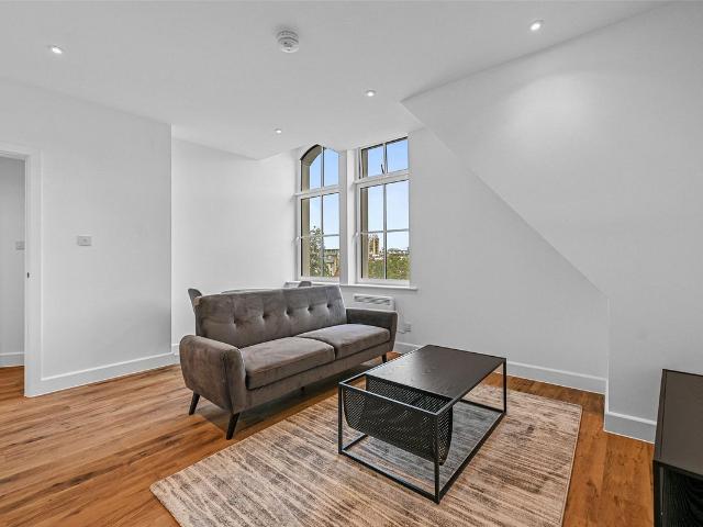 West Smithfield, London EC1A, 1 bed flat to rent, £2,578 pcm | PrimeLocation