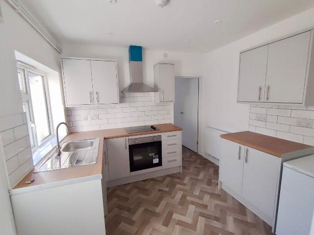 West Taff Street, Porth CF39, 3 bed terraced house to rent, £875 pcm | PrimeLocation