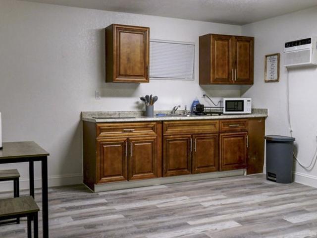 West tampa studio ! close to everything, lots