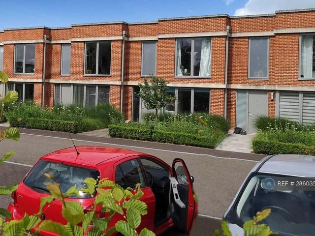 West Terrace, Bicester, OX27 3 bed terraced house to rent £1,950 pcm £450 pw