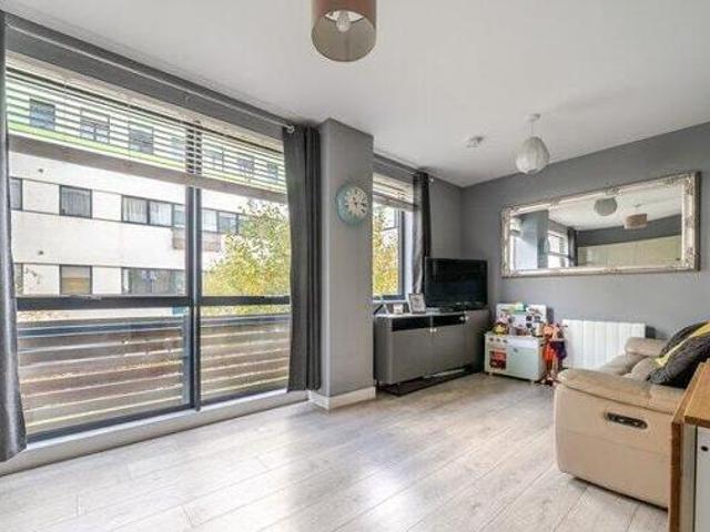 West Terrace, Stevenage, 2 Bedroom Flat